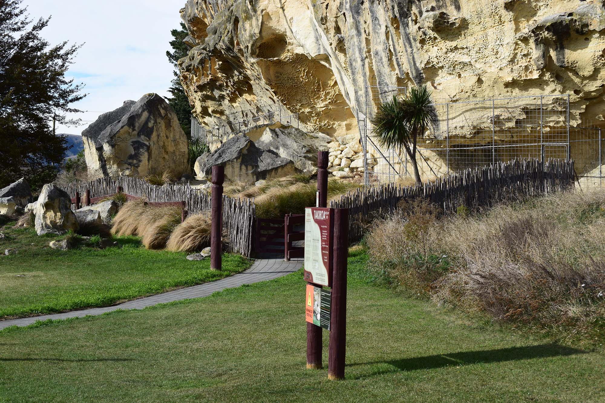 Takiroa Rock Art - Mariner Suites